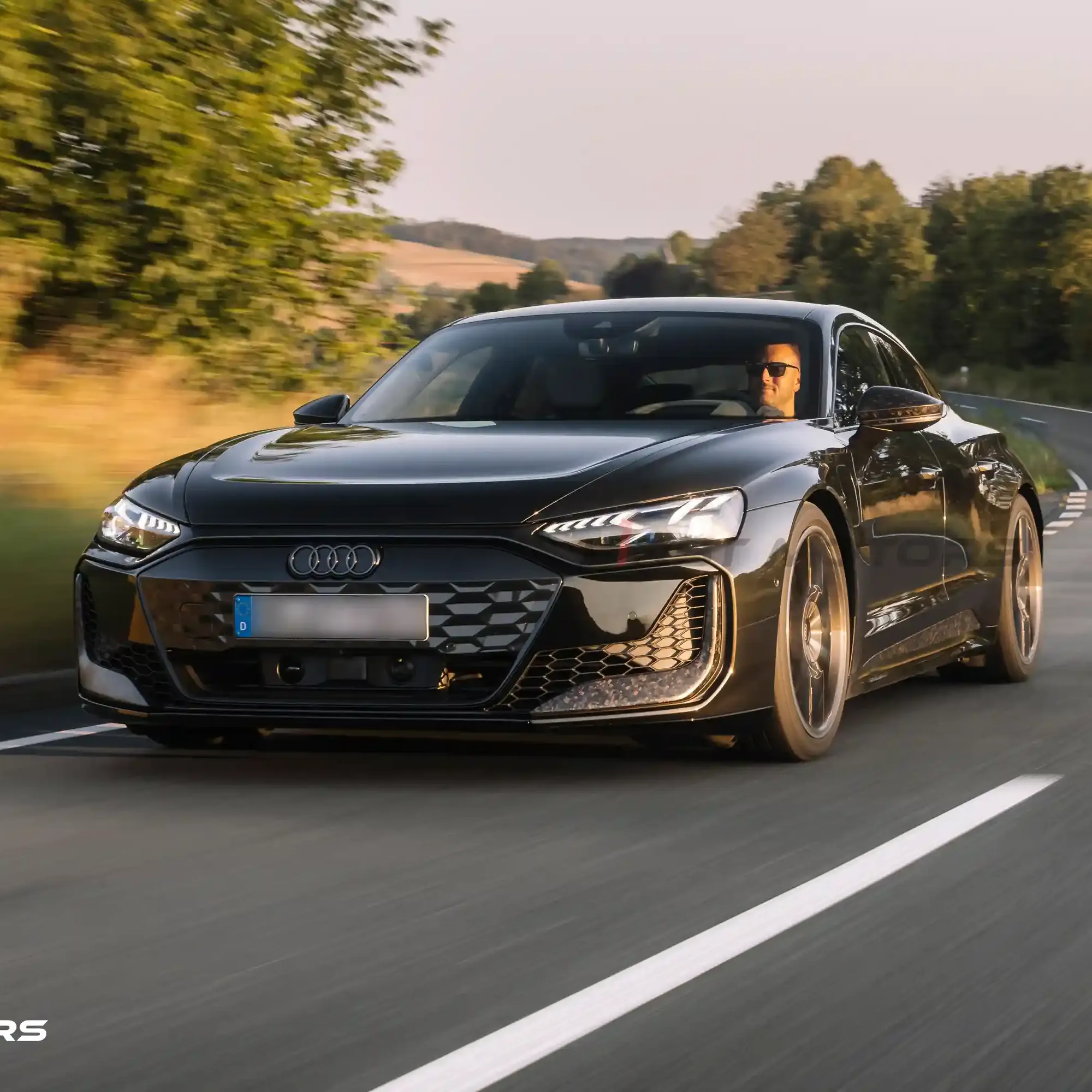 Audi RS e-Tron GT Performance – A 925-Horsepower Supercar Killer Redefining EV Power